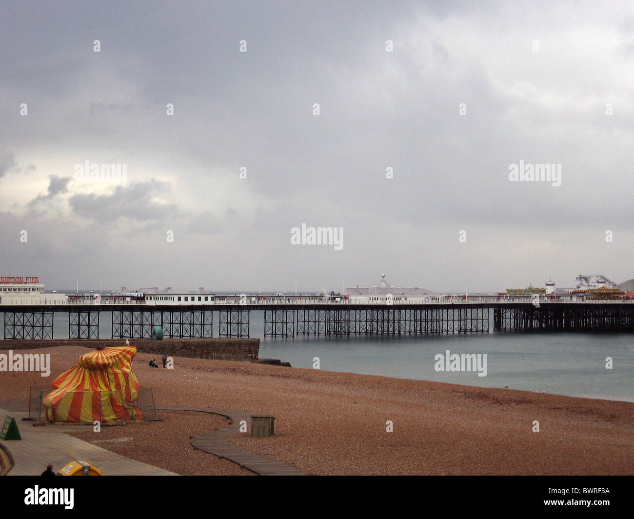 Brighton beach bin hi-res stock photography and images - Alamy