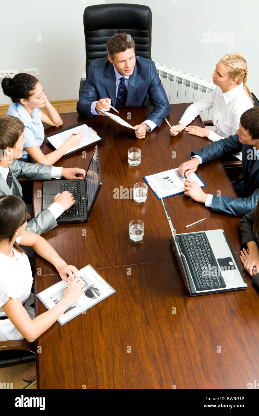 Friendly team hi-res stock photography and images - Alamy