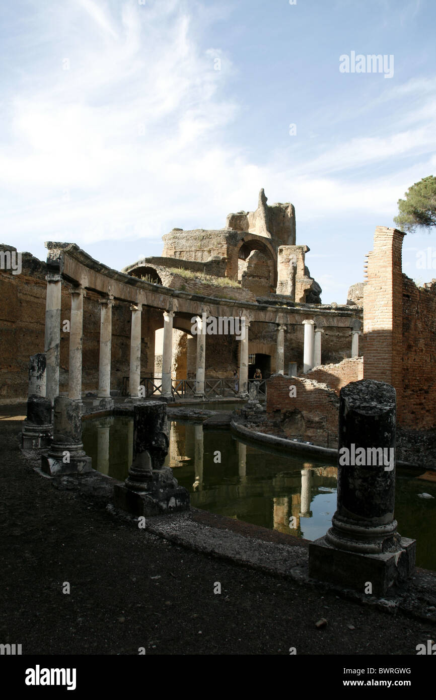 Ruins at Hadrian's Villa in Tivoli near Rome Stock Photo - Alamy