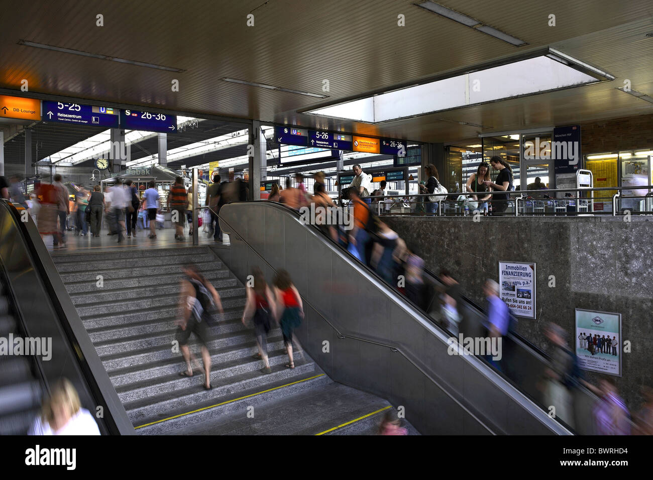 Rush Hour Mainstation Hauptbahnhof Munich Germany Stock Photo - Alamy