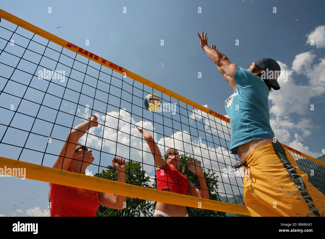 Beach volleyball volleyball hi-res stock photography and images - Alamy