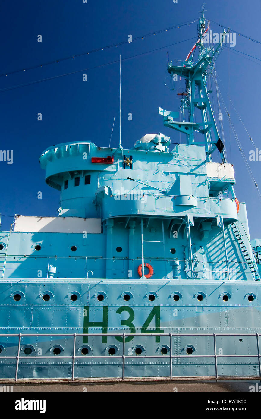 Navy blue ship sea hi-res stock photography and images - Alamy