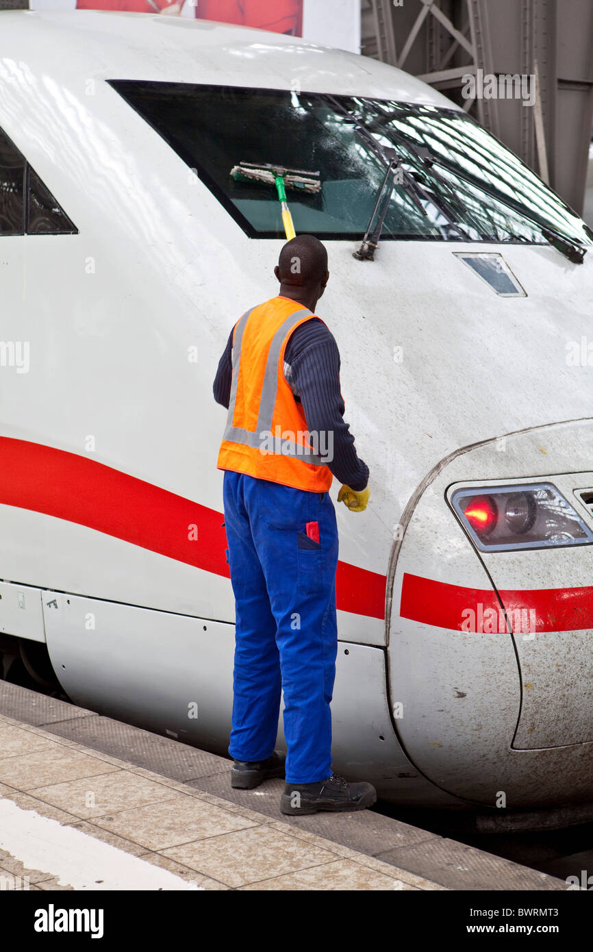 Train windscreen hi-res stock photography and images - Alamy