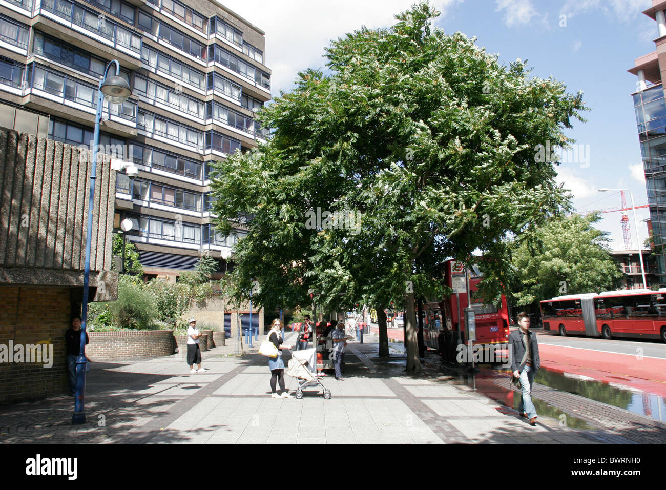 Bus london elephant and castle hi-res stock photography and images - Alamy