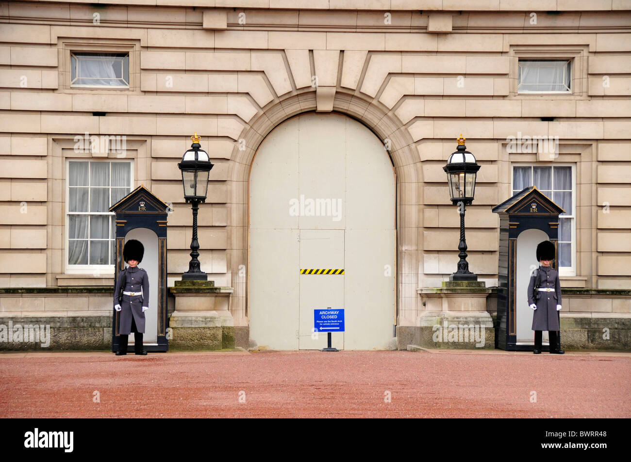 Buckingham residence england hi-res stock photography and images - Alamy