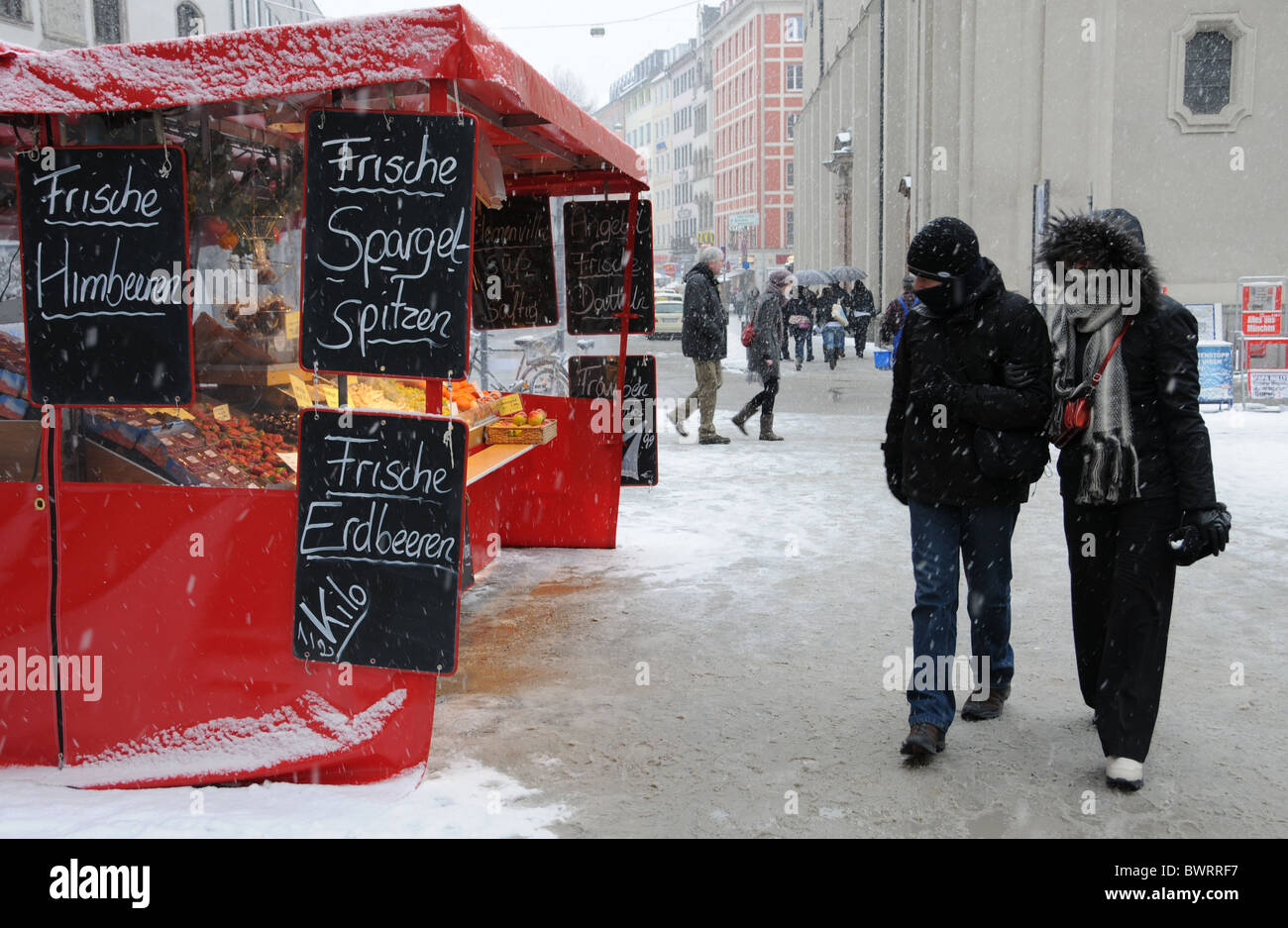 Onset of winter in fall hi-res stock photography and images - Alamy