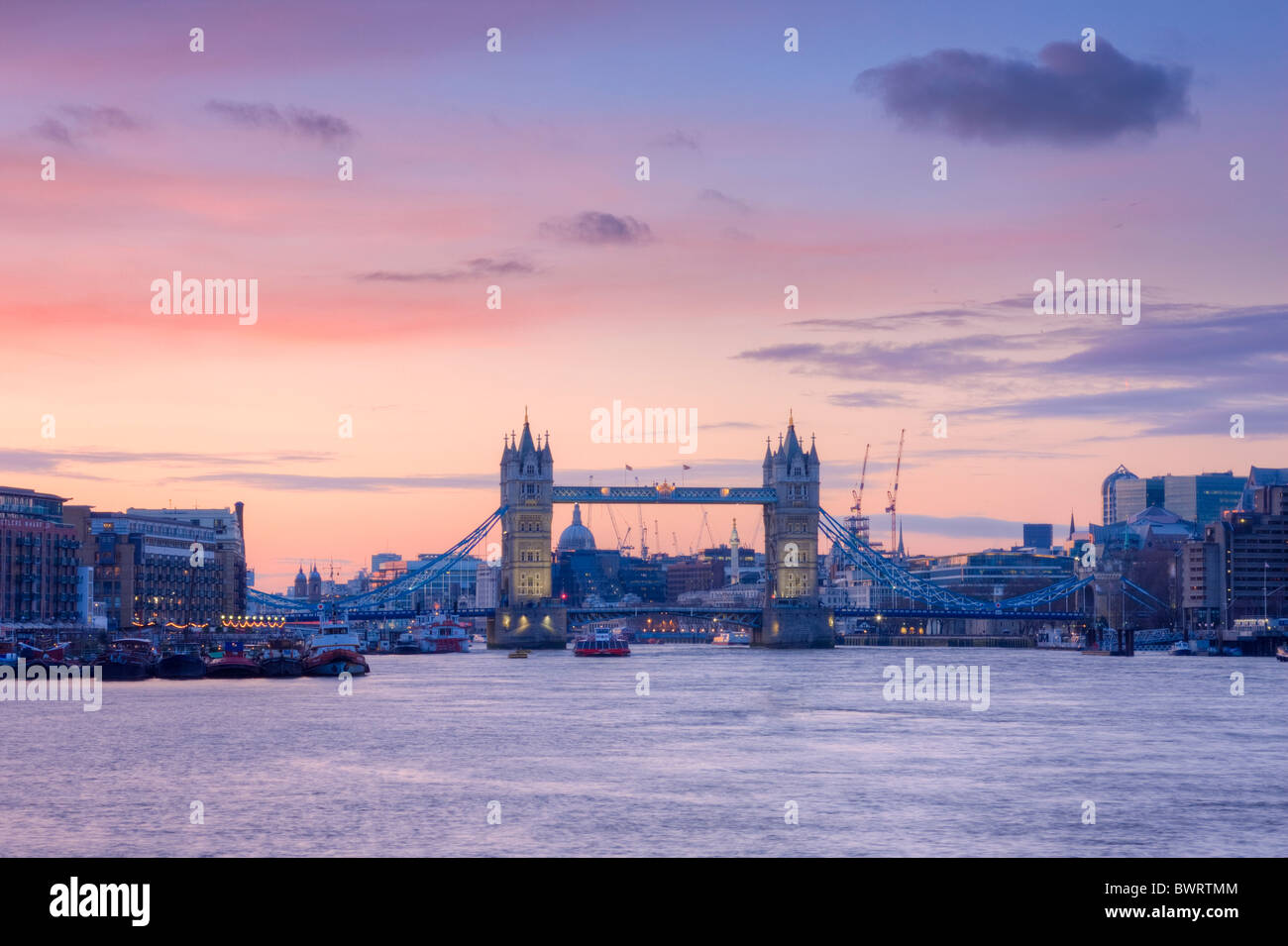 Tower bridge sunset hi-res stock photography and images - Alamy