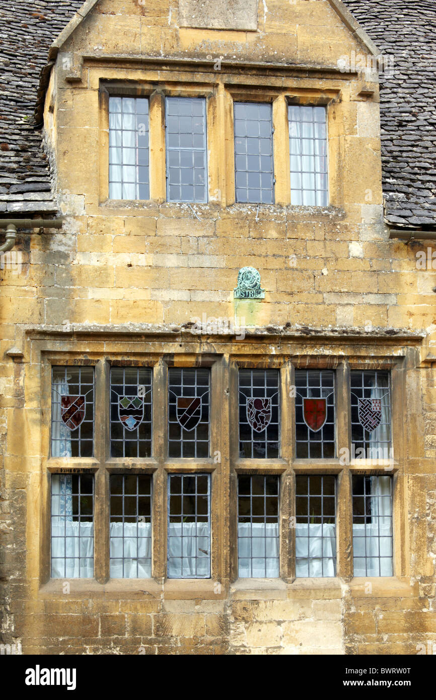 Mullioned windows hi-res stock photography and images - Alamy