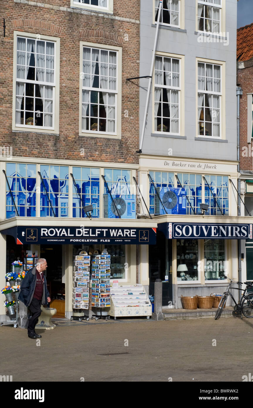 A souvenir shop in Delft in the Netherlands Stock Photo - Alamy