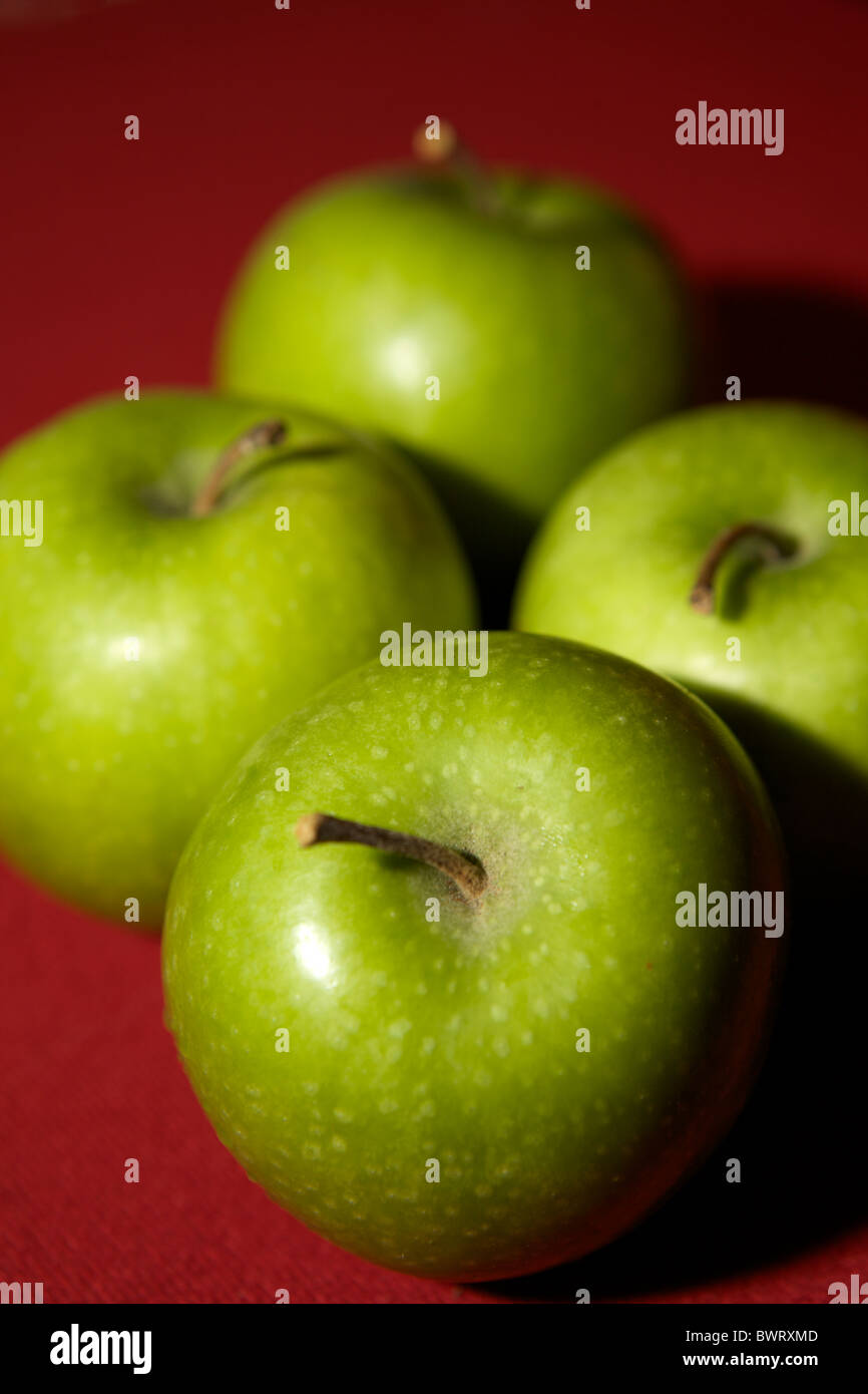 Four apples hi-res stock photography and images - Alamy