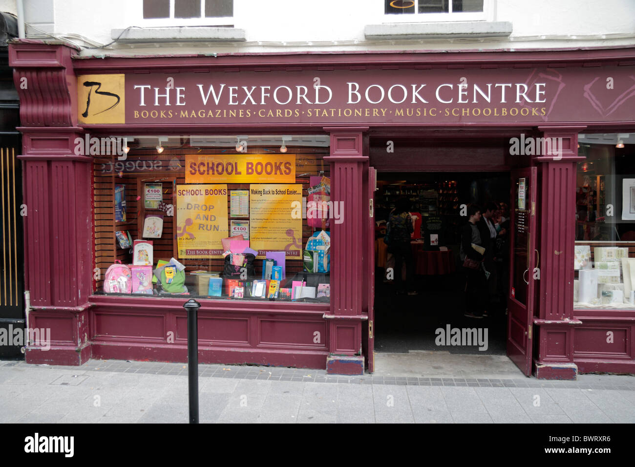 Centre of book hi-res stock photography and images - Alamy