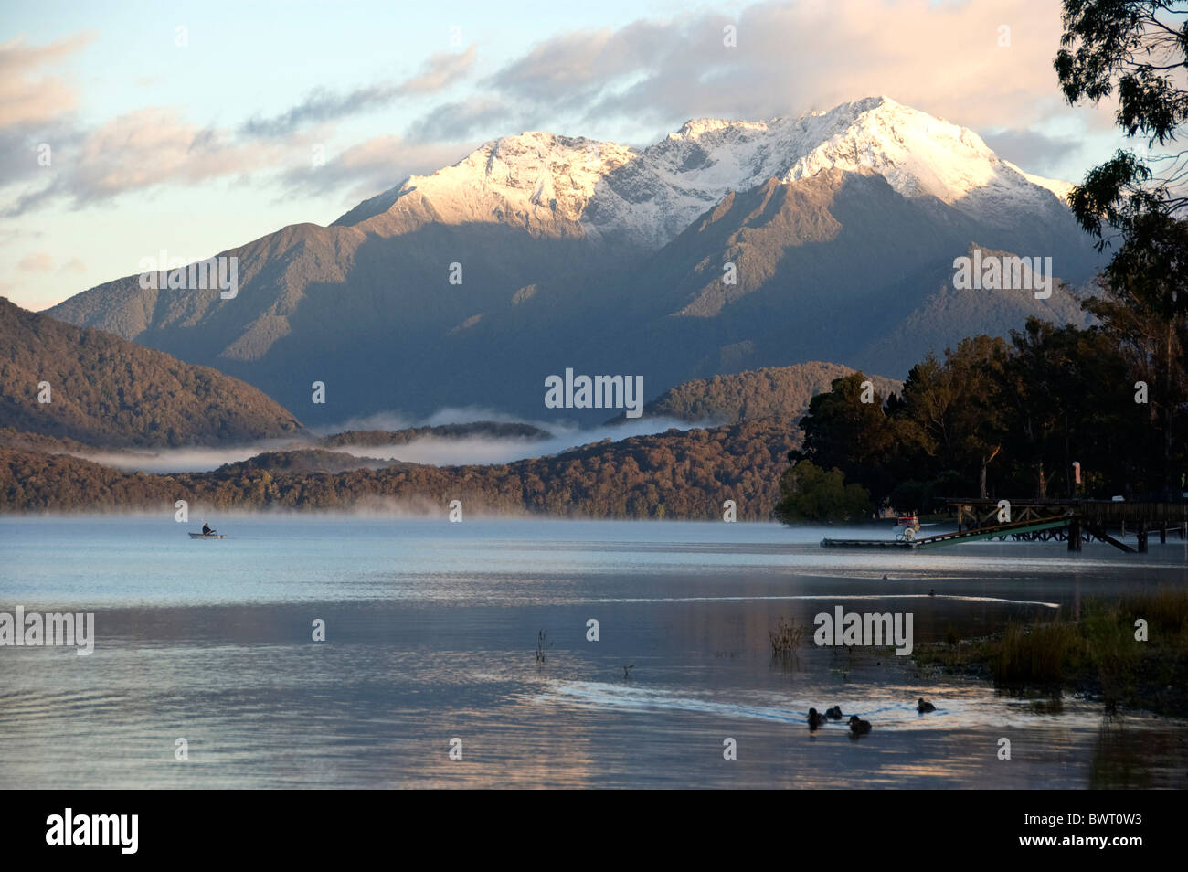 Te anau lake hi-res stock photography and images - Alamy