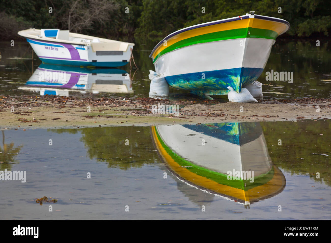 Mirror reflection boats hi-res stock photography and images - Alamy