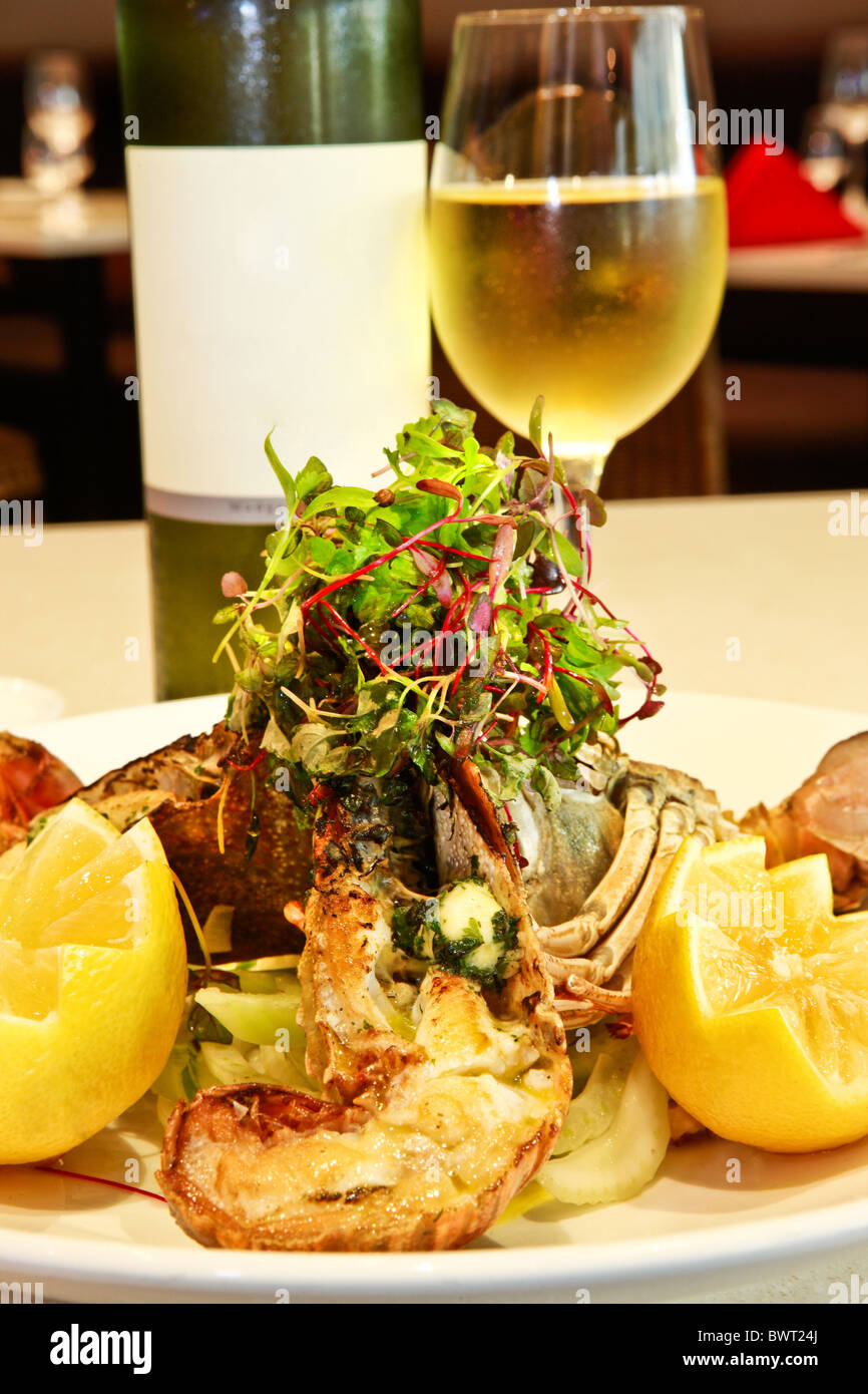 Elegant food plate hi-res stock photography and images - Alamy