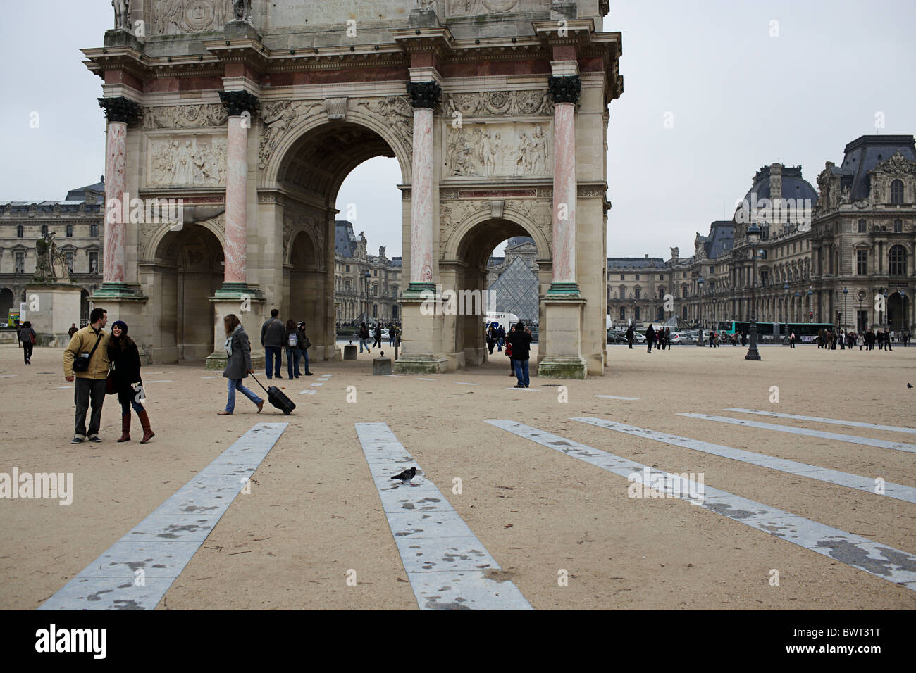 Archway at the louvre hi-res stock photography and images - Alamy