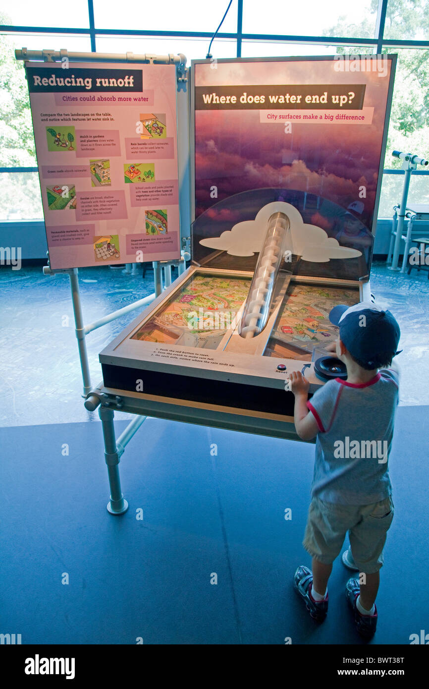 Children eco exhibit hi-res stock photography and images - Alamy