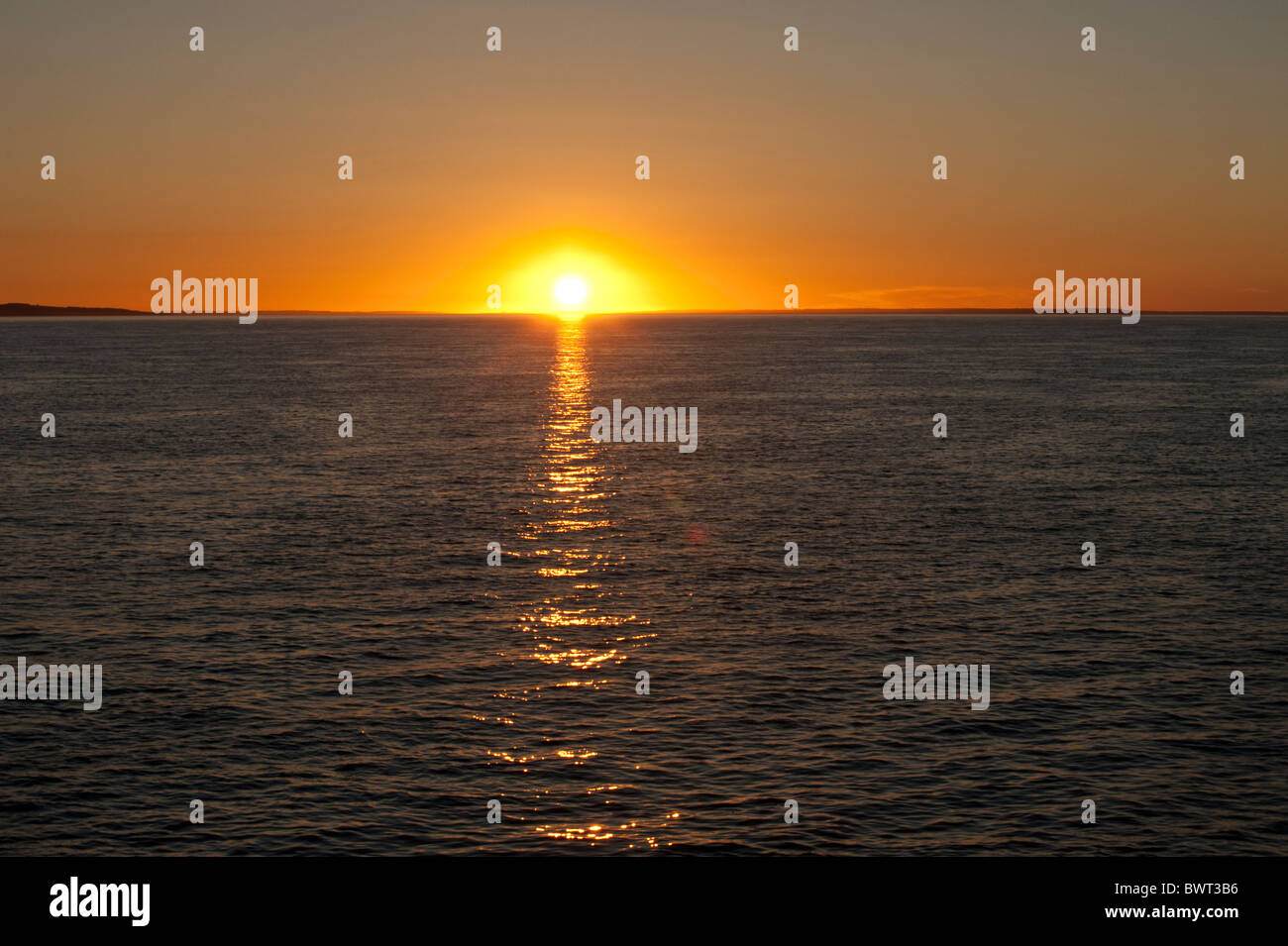 Sunset over the ocean between Kangaroo Island and the South Australian ...
