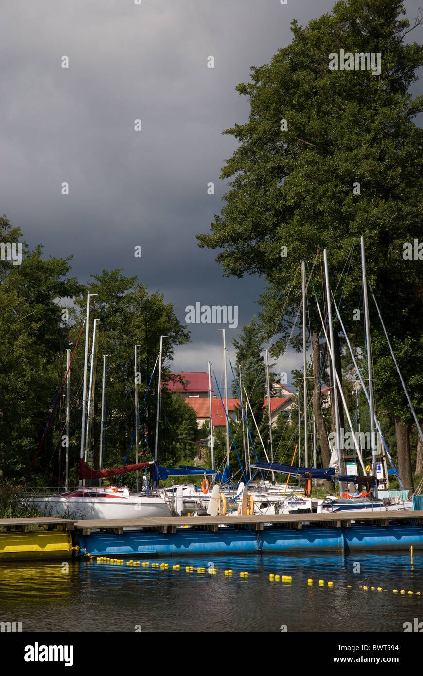 Cloud boats hi-res stock photography and images - Alamy