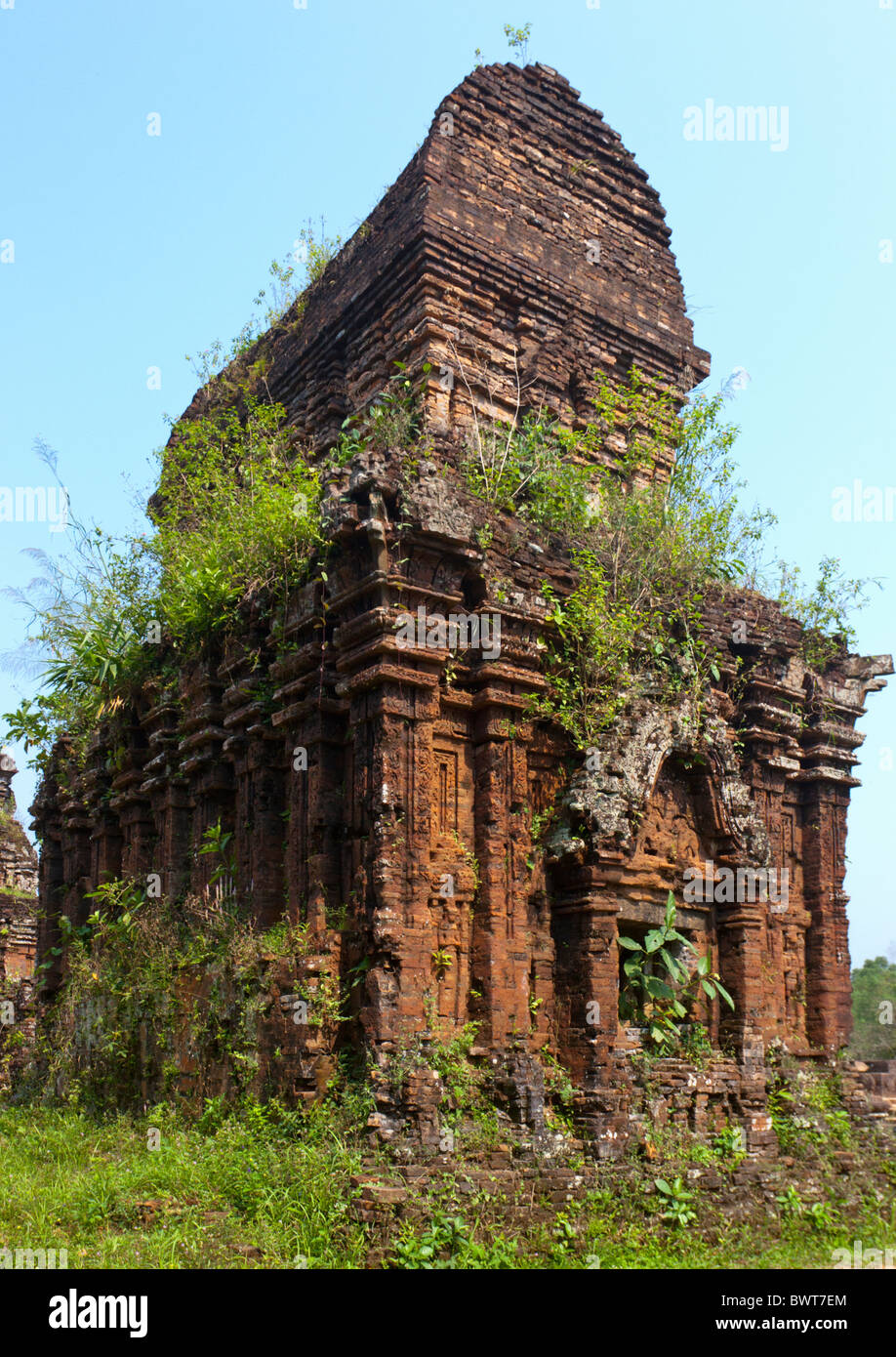 Ruined temple building at My Son in Viet Nam Stock Photo - Alamy