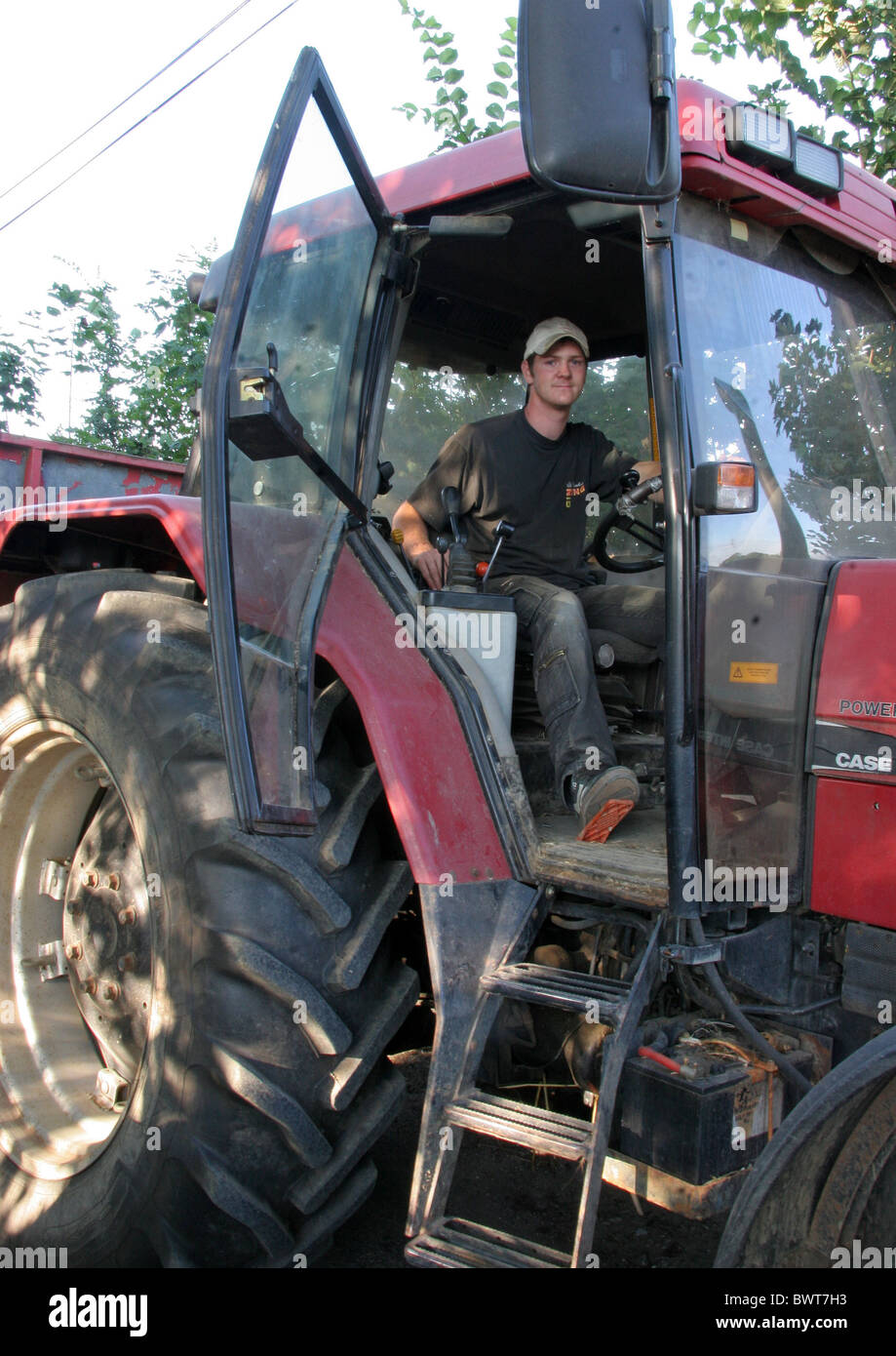 Man driving a case tractor hi-res stock photography and images - Alamy