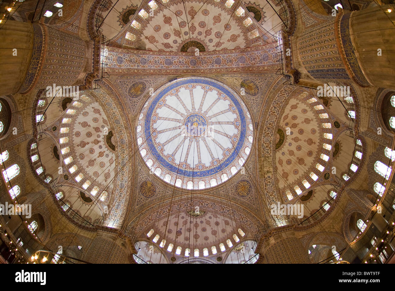 Mosque figure hi-res stock photography and images - Alamy