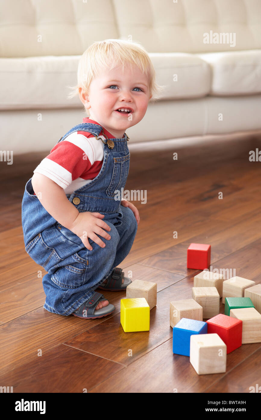 Vertical blocks hi-res stock photography and images - Alamy