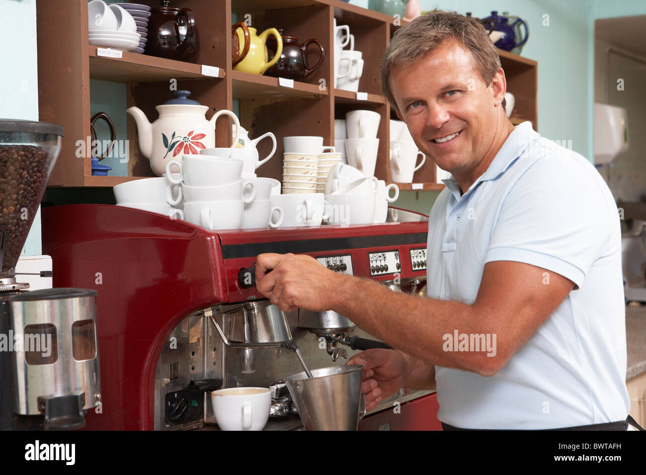 Making cappucino hi-res stock photography and images - Alamy