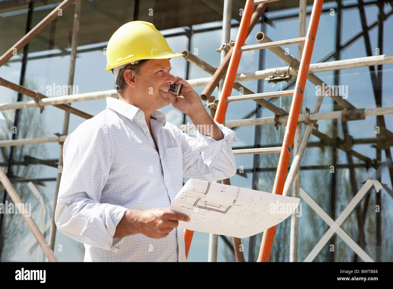 Architect talking building hi-res stock photography and images - Alamy