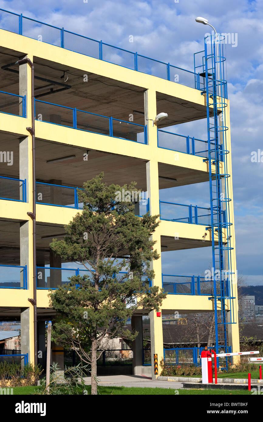 Building barrier hi-res stock photography and images - Alamy