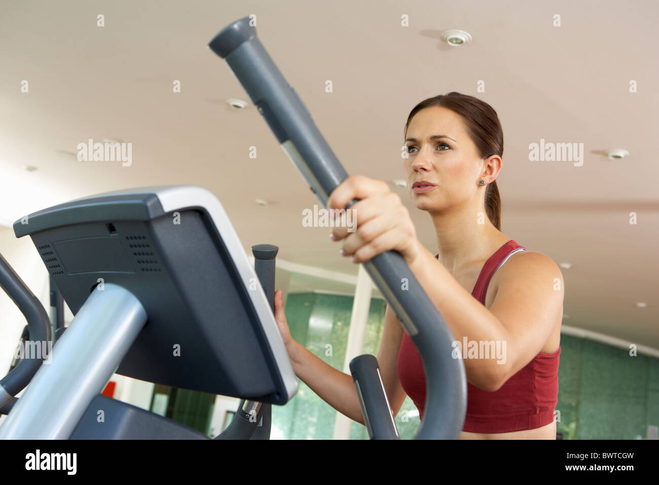 Cross trainer machine hi-res stock photography and images - Alamy