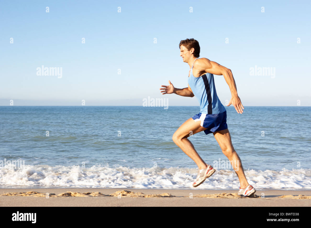 Running male young profile hi-res stock photography and images - Alamy