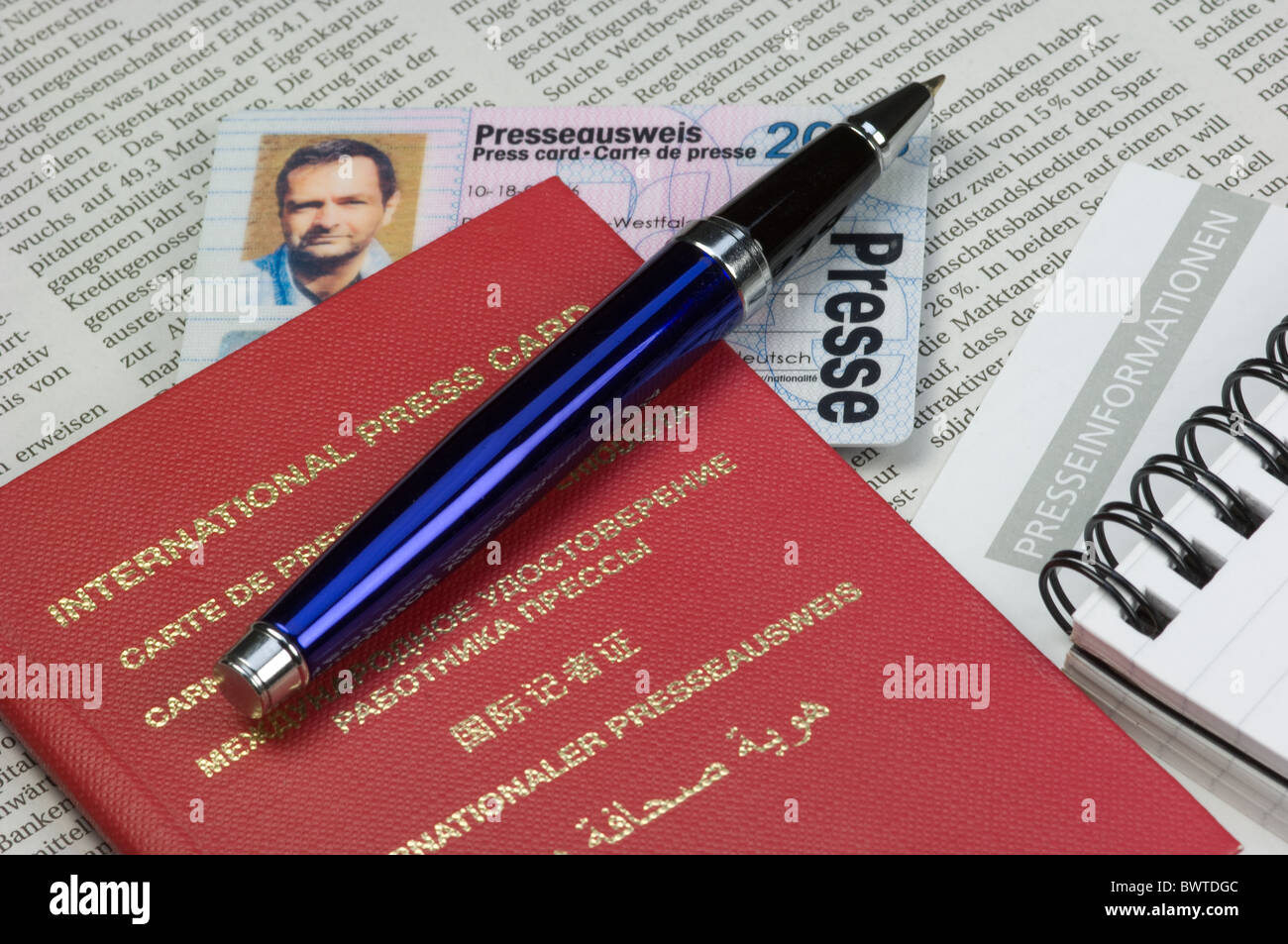 International press card Stock Photo - Alamy