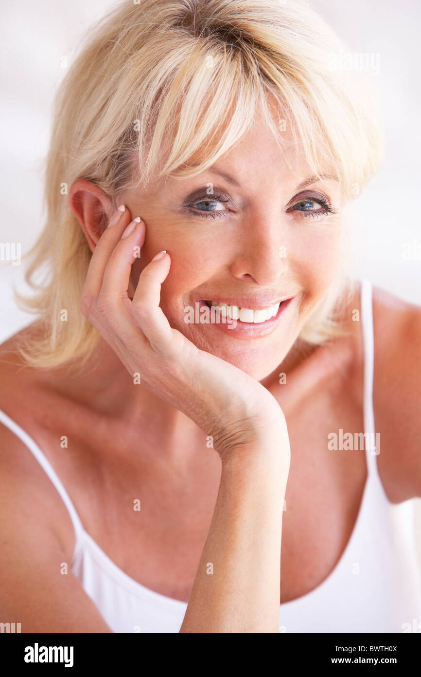 Portrait, Attractive Young Woman Stock Photo - Alamy Portrait, Attractive Young Woman Stock Photo - Alamy