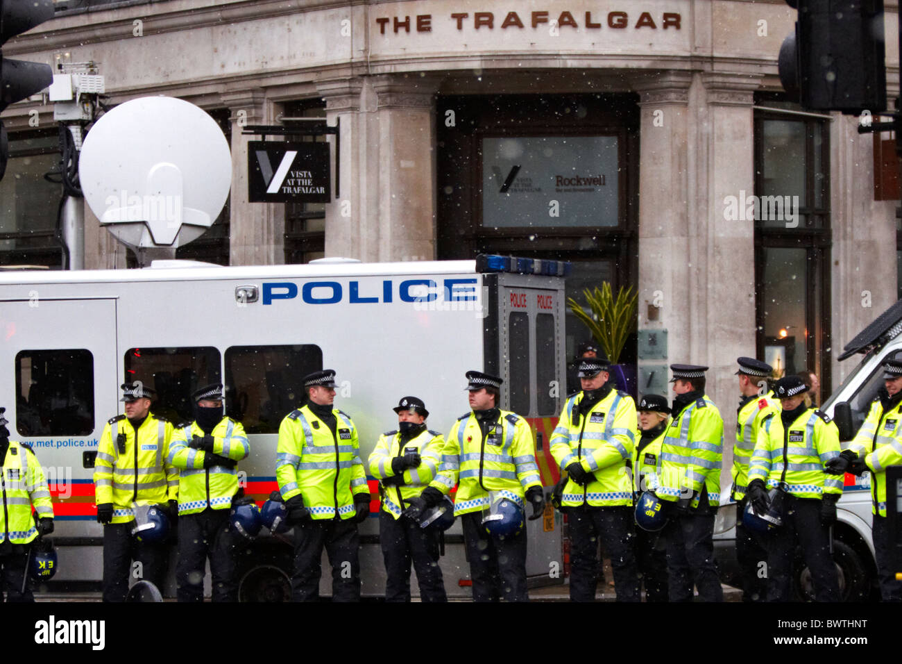 Police tactic hi-res stock photography and images - Alamy