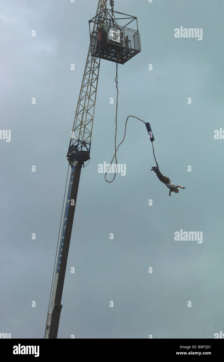 Bungee fitness hi-res stock photography and images - Alamy