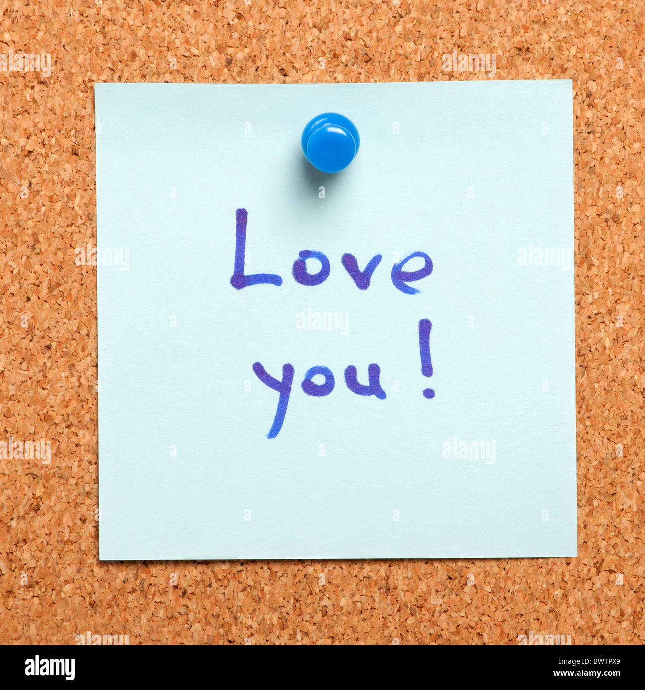 Note with "i love you" confession on a cork board Stock Photo - Alamy