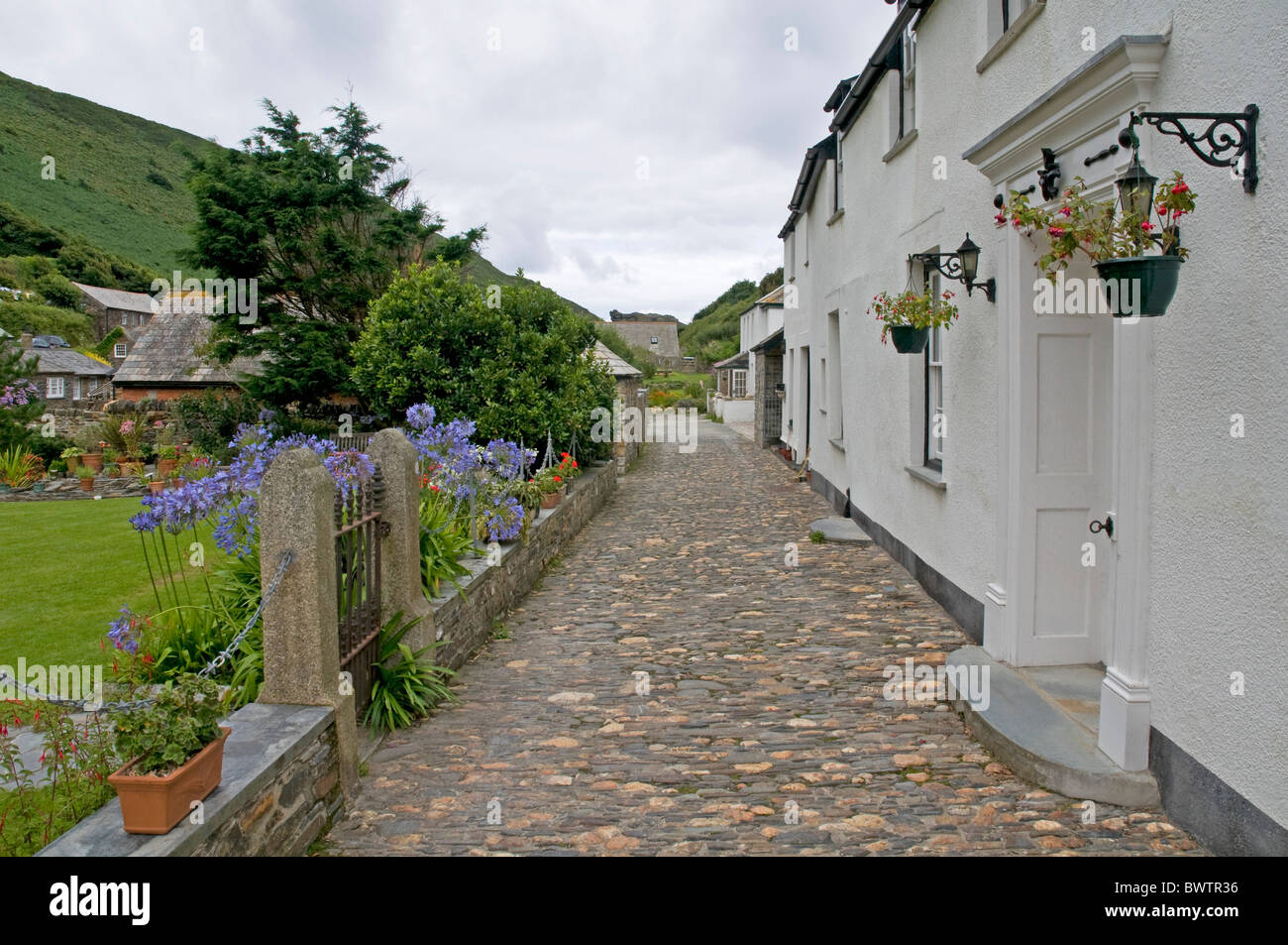 Boscastle village street hi-res stock photography and images - Alamy