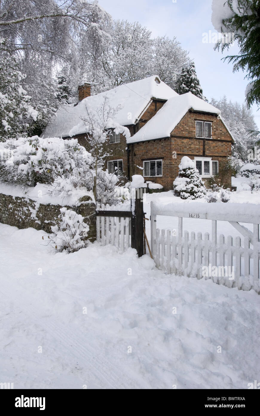 Cottage garden deep snow Chilterns Frithsden Stock Photo - Alamy