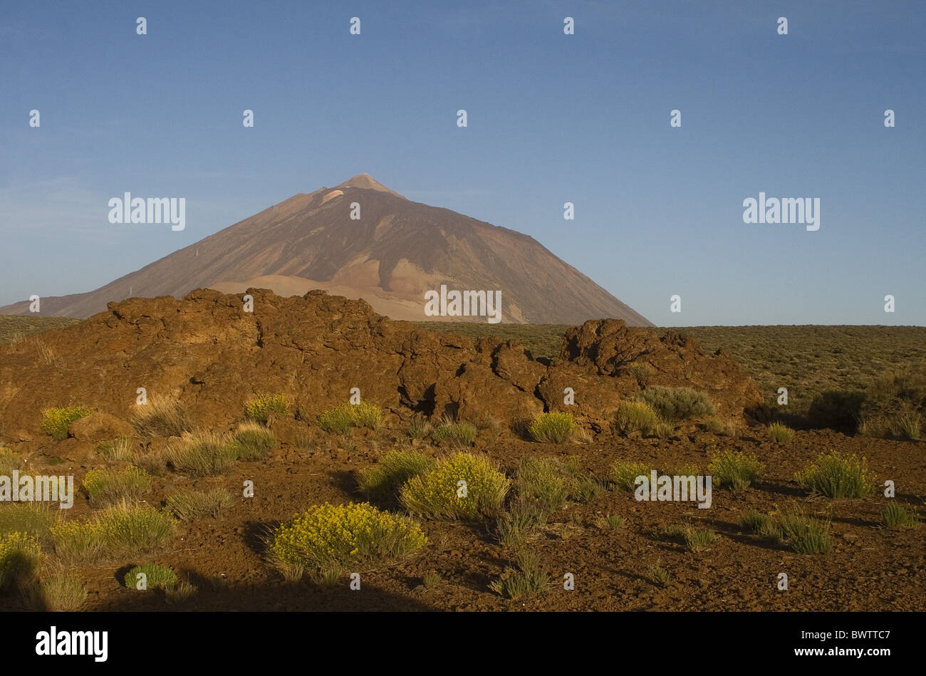 Dormant stratovolcano hi-res stock photography and images - Alamy