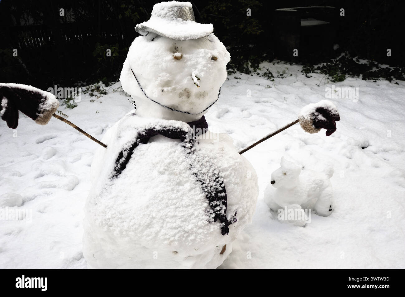 Snowman snow dog hi-res stock photography and images - Alamy