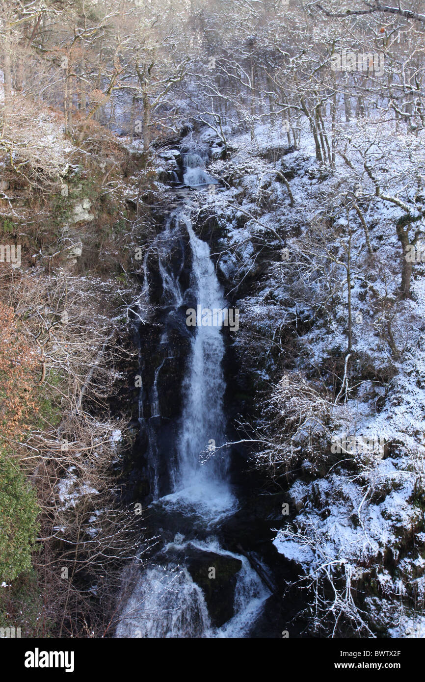 Black spout waterfall hi-res stock photography and images - Alamy