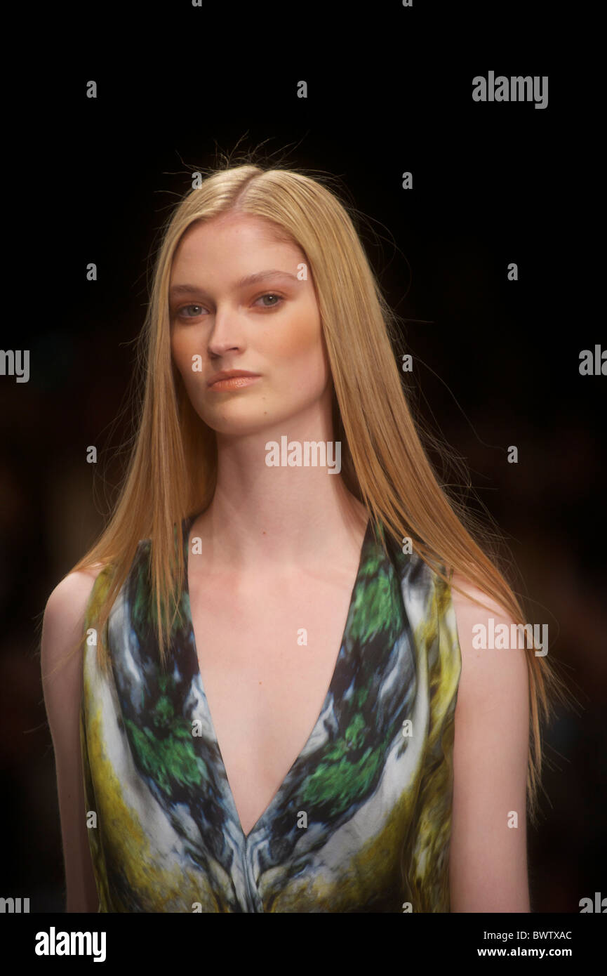 Models exhibit the Maria Grachvogel spring 2011 collection down the ...