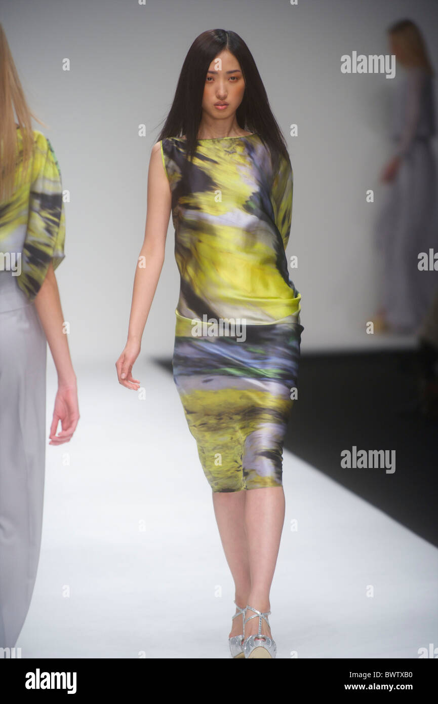 Models exhibit the Maria Grachvogel spring 2011 collection down the ...