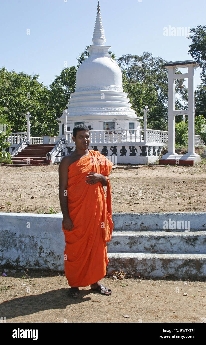 Buddhist monk standing in front temple Sri Lanka Stock Photo - Alamy