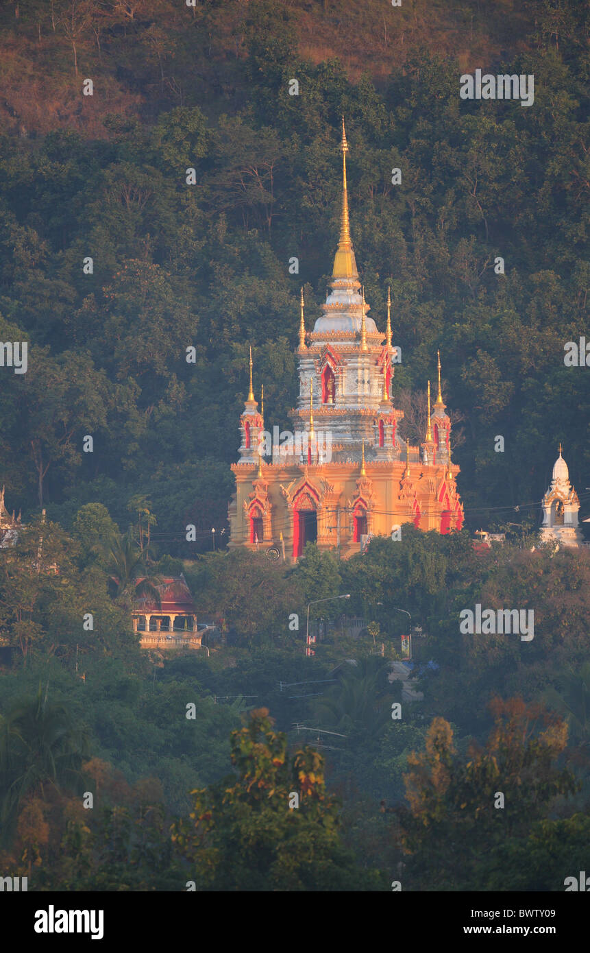 Hillside temple thailand hi-res stock photography and images - Alamy