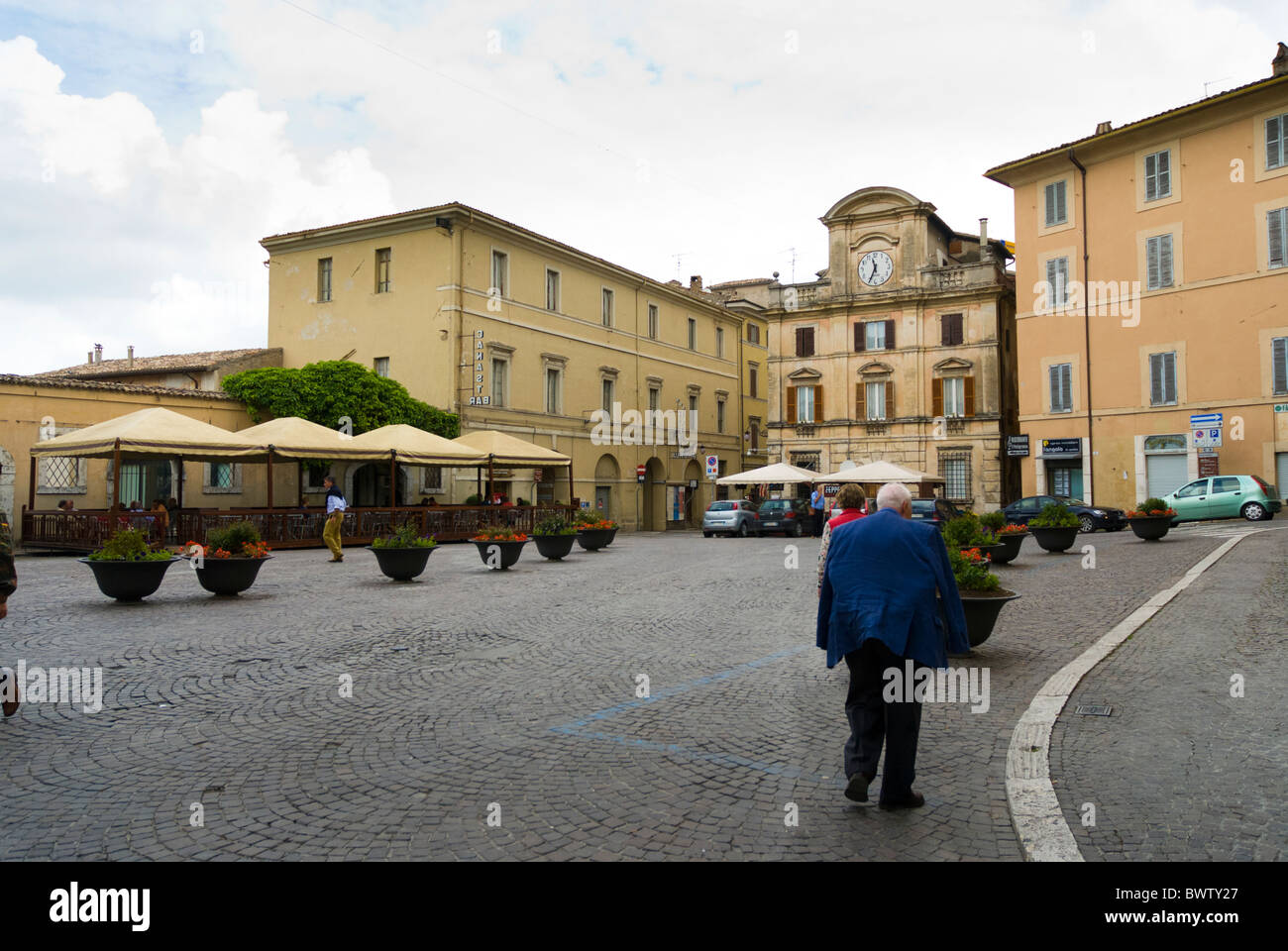 The Piazza della Liberta in Spoleto, Umbria Stock Photo - Alamy