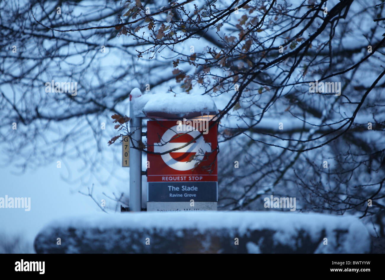 London transport bus stop sign hi-res stock photography and images - Alamy
