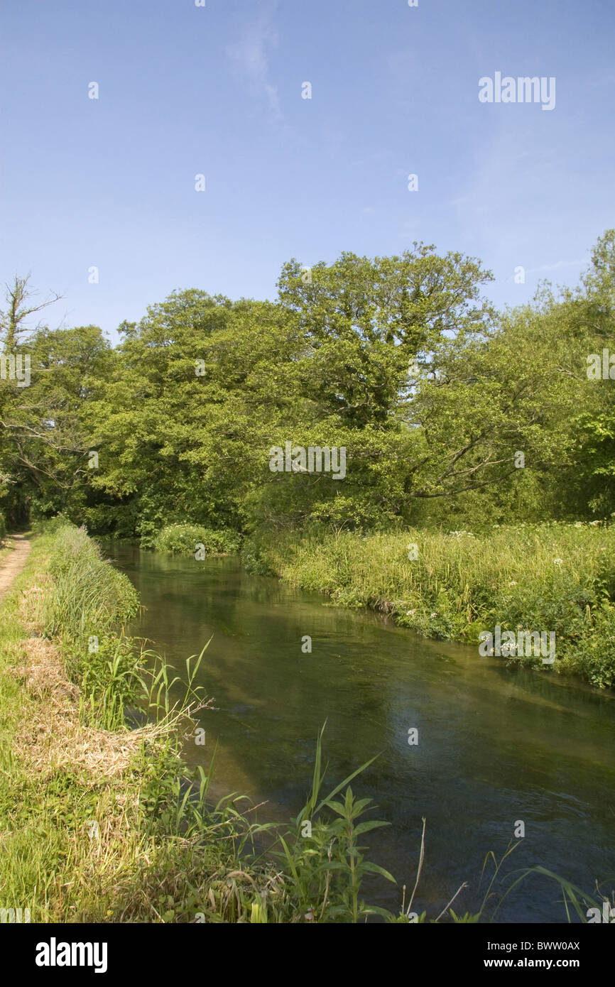 Chalk Country Countryside Flowing Flow Flows Footpath Footpaths ...