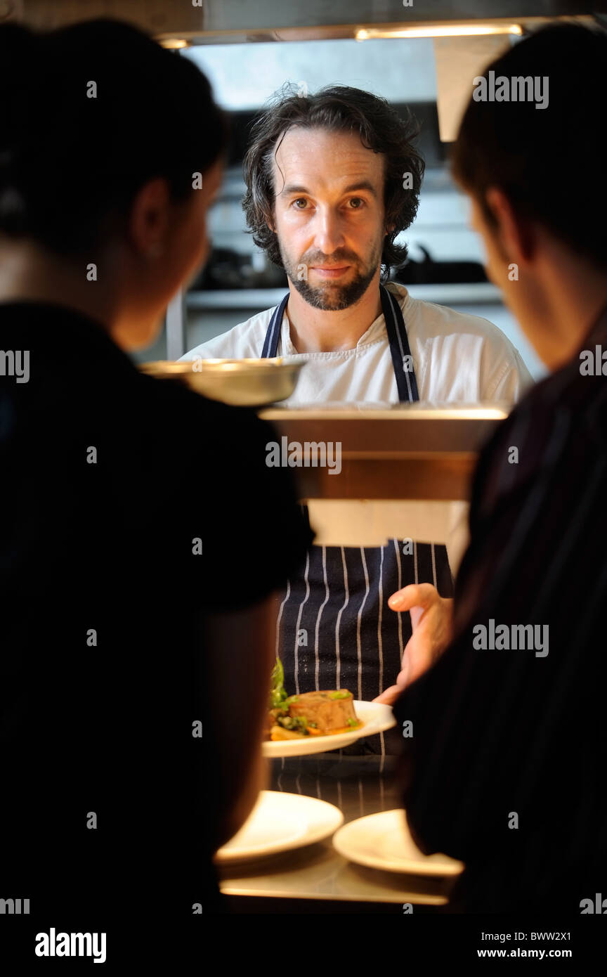 Plating up hi-res stock photography and images - Alamy