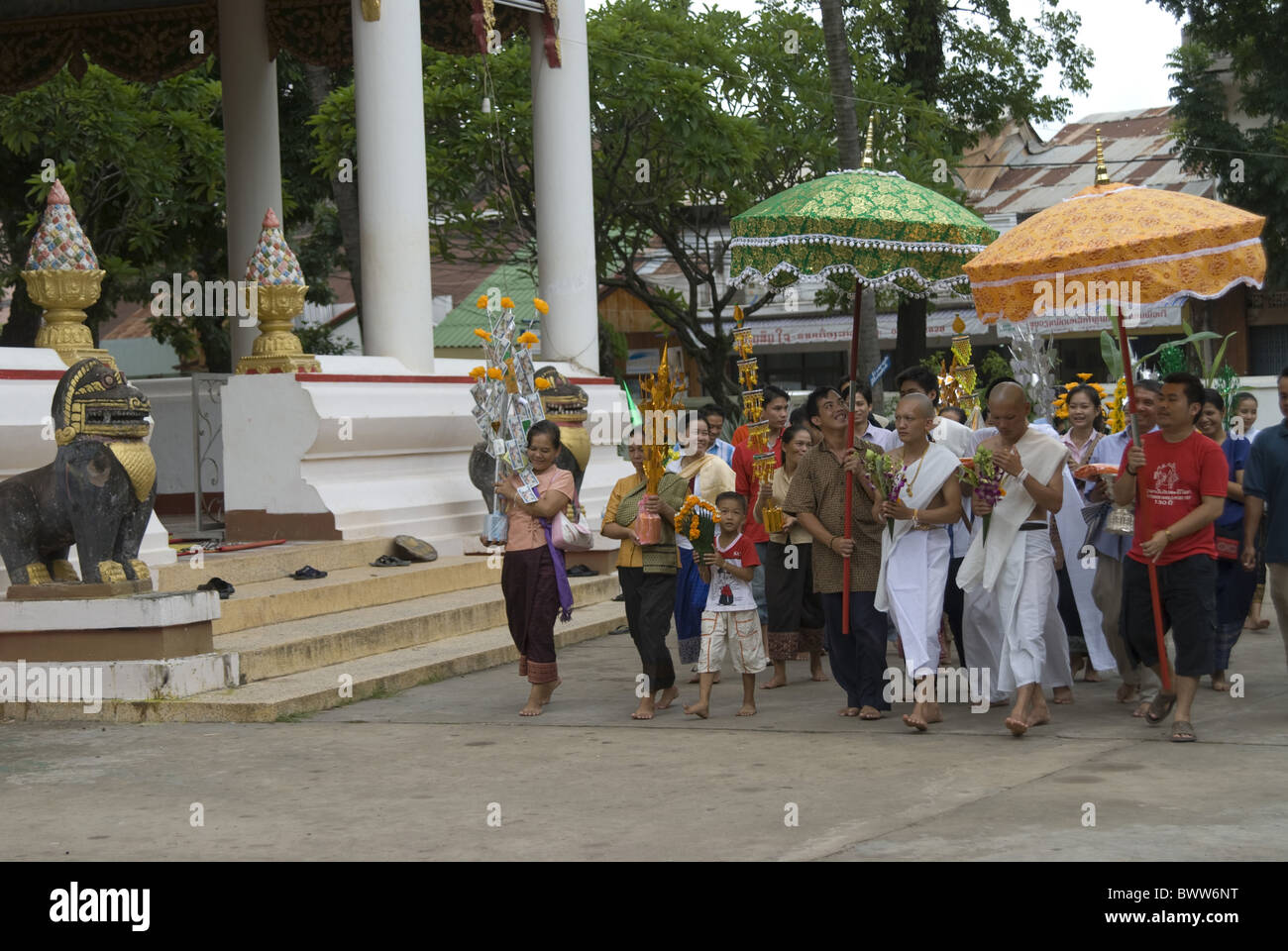 Novice monks in vientiane hi-res stock photography and images - Alamy
